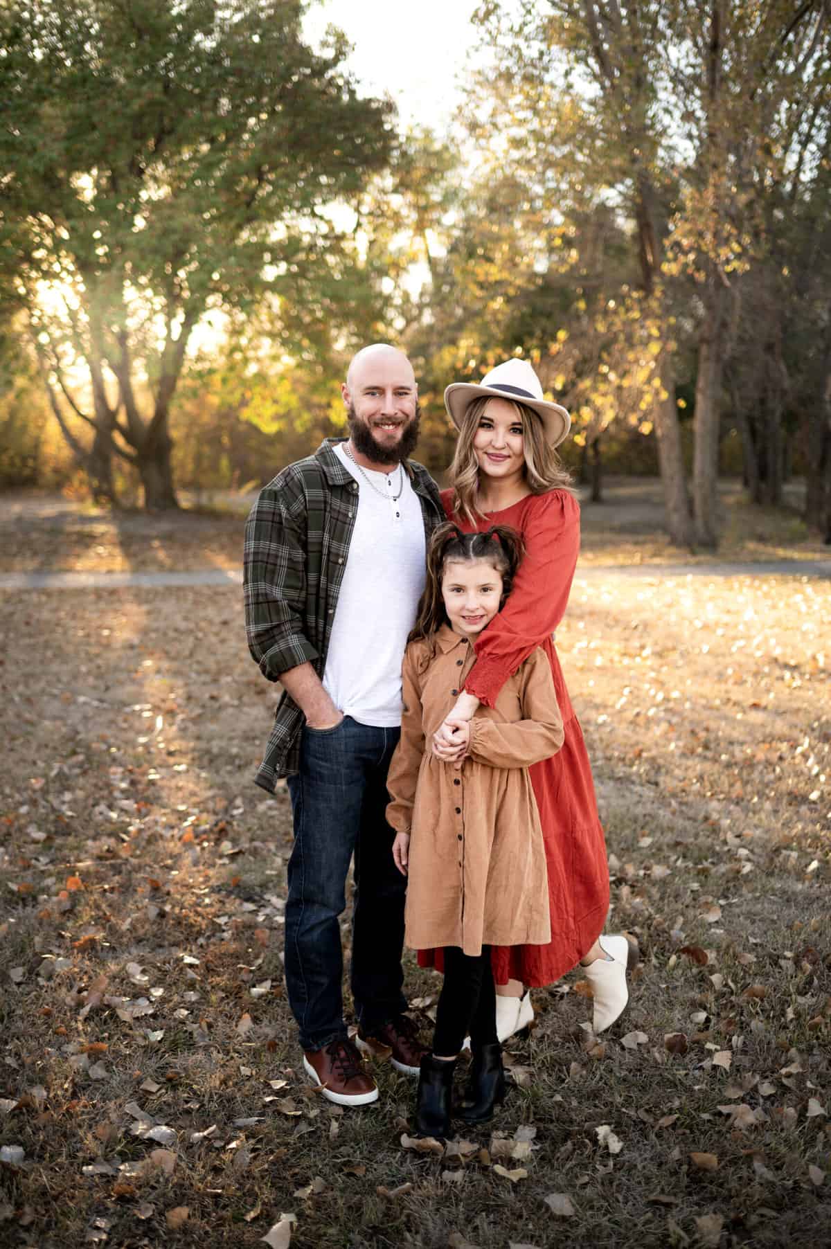 Family Photo Outfits - SJ Nuzum Photography